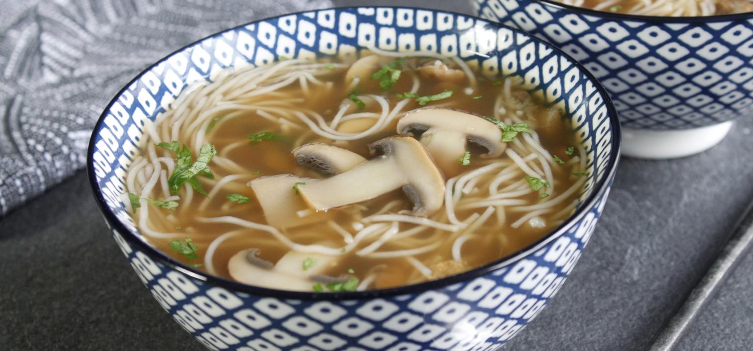 Soupe de vermicelles de riz aux champignons et au gingembre | MAGGI